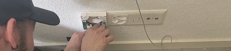 Installation de nos premières prises OTO pour la fibre optique - SIE-TVT